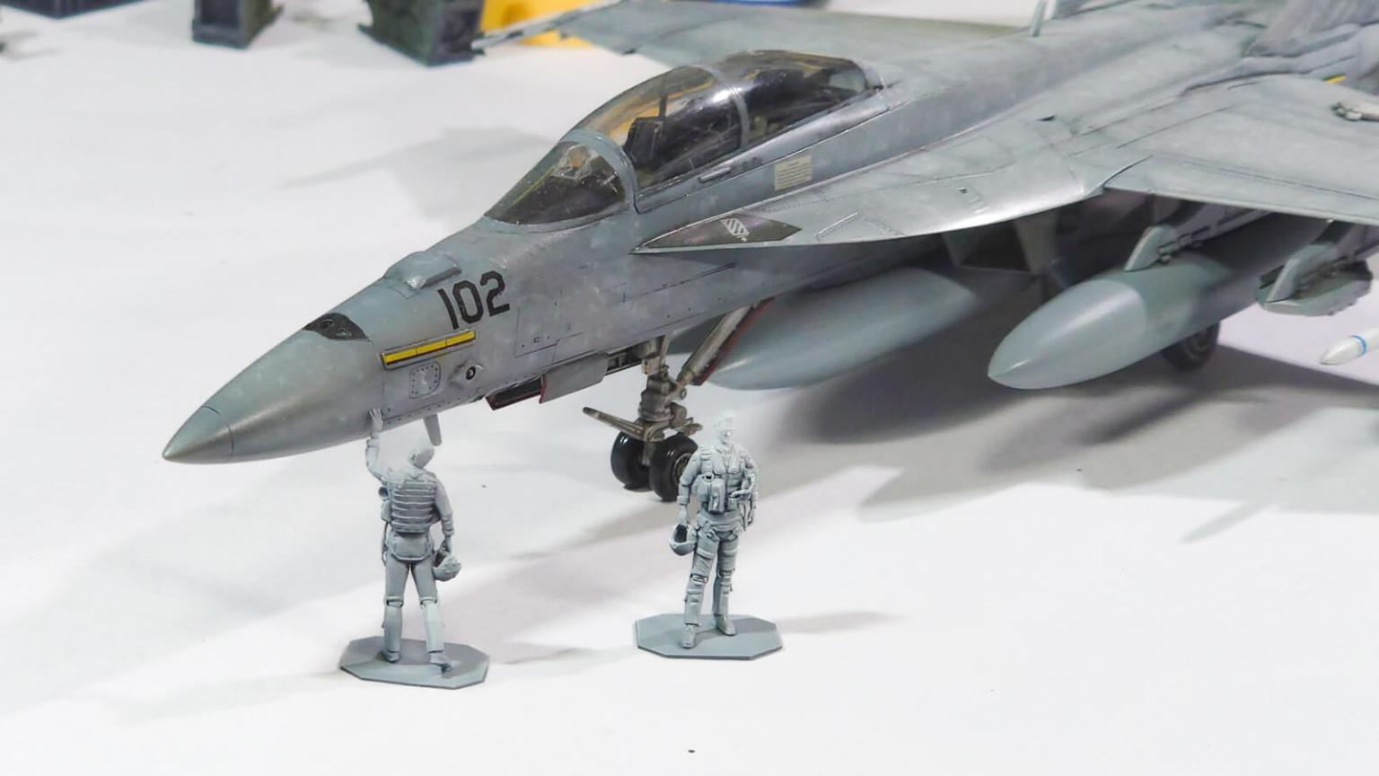 飛行機模型の隣にフィギュアを立たせるだけでどんどん景色が広がる。あなただけの景色を作って撮影しよう。 | nippper: ニッパーを握るすべての人と、プラモデルの楽しさをシェアするサイト