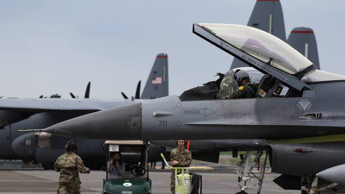 世界を飛び回る輸送機の、とてもしっかりしたプラモデル。「グレートウォールホビー 1/144 アメリカ C-130H 輸送機」 | nippper: ニッパーを握るすべての人と、プラモデルの楽し ...