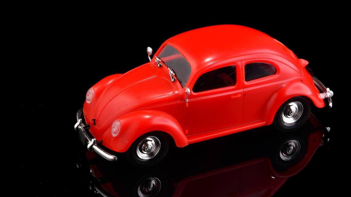 花金だ！仕事帰りに買うプラモ。“赤いビートル”は素組みでも映える手のひらノスタルジー！／1/32 オーナーズクラブ ’50 フォルクスワーゲン | nippper: ニッパーを握るすべての人と ...