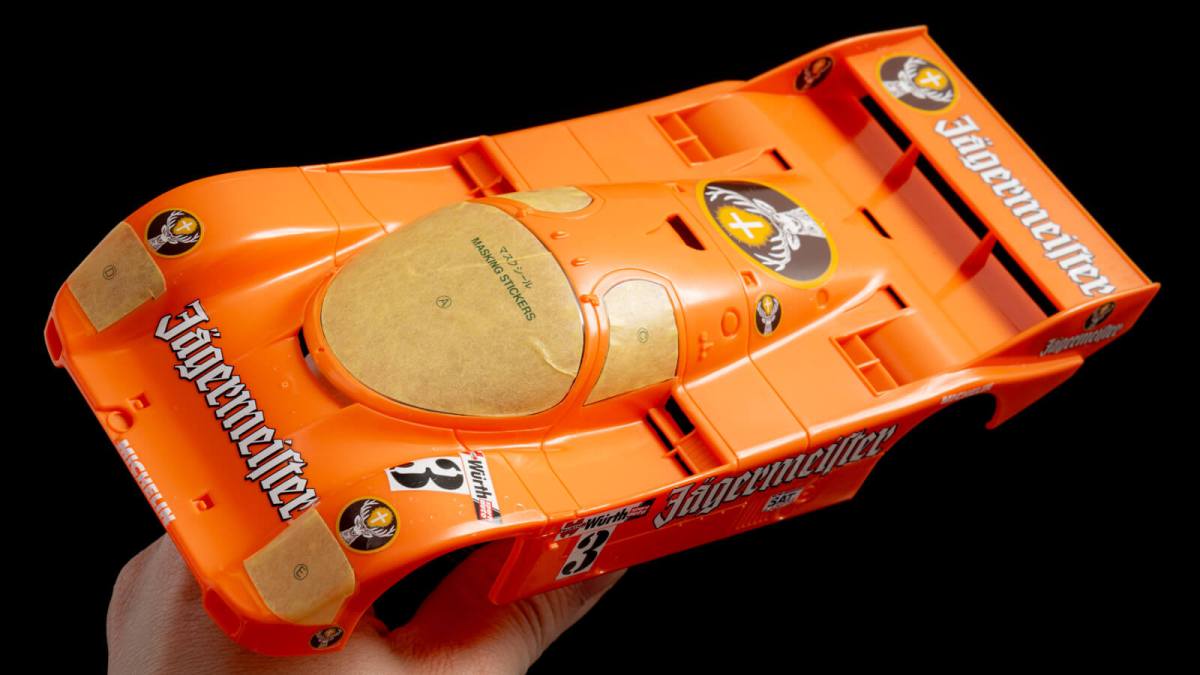 古くたって関係ない！／タミヤ 1:24 ポルシェ962Cが「塗らない、貼るだけ、ほらできた！」を実証してくれた日 | nippper: ニッパーを握るすべての人と、プラモデルの楽しさをシェアするサイト