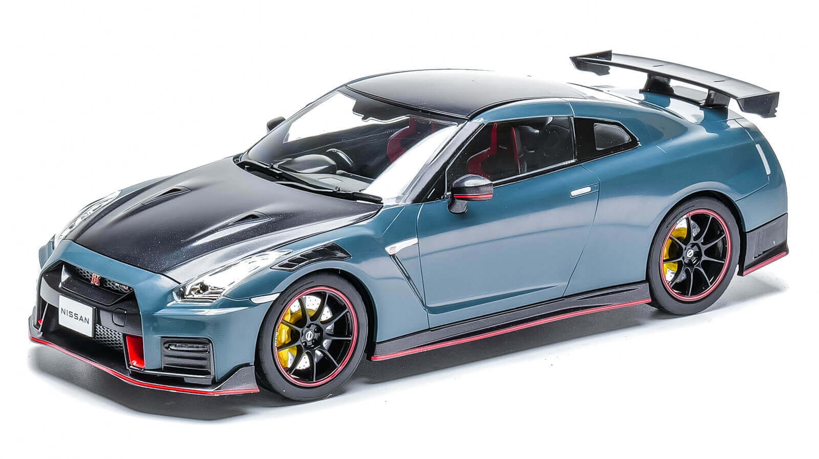 プラモデルの「楽」を設計するのは誰か／アオシマのR35 GT-Rで考えるぼくらの人生の物語 | nippper: ニッパーを握るすべての人と、プラモデルの楽しさをシェアするサイト