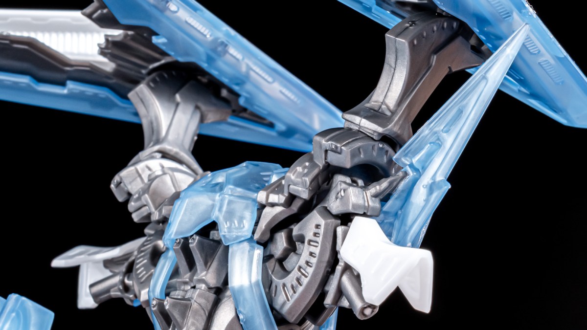 【組み立てレビュー】透明外装で“破烈の人形”が完成する／VSMS 1:100 ゲートシオンマーク3 | nippper: ニッパーを握るすべての人と、プラモデルの楽しさをシェアするサイト