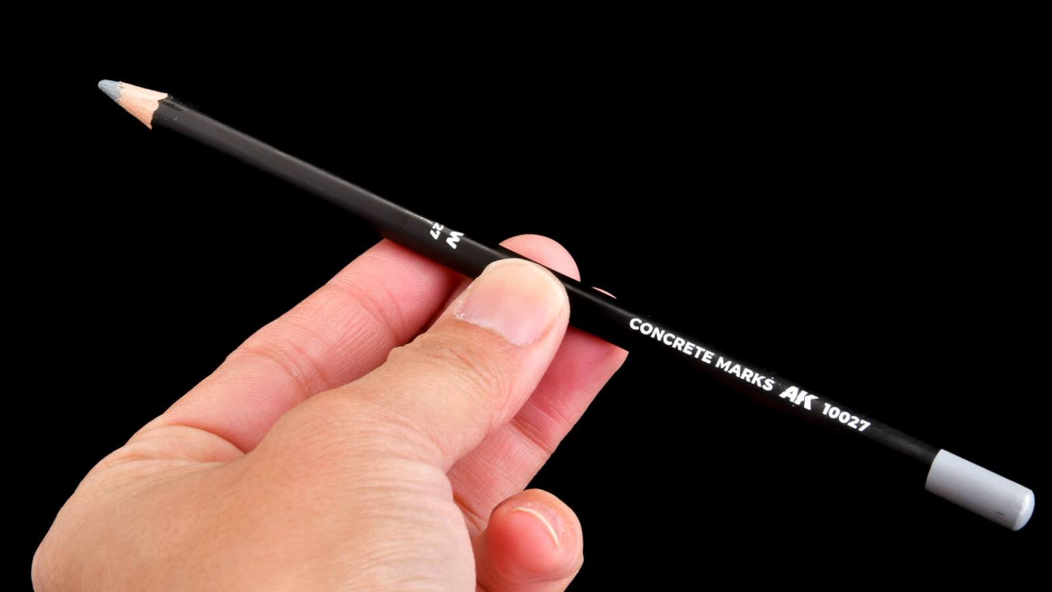 【塗料レビュー】色鉛筆を握ったら、もう楽しい。誰でもどこでも塗装に没頭できる「AKインタラクティブ ウェザリングペンシル」 | nippper: ニッパーを握るすべての人と、プラモデルの楽しさ ...