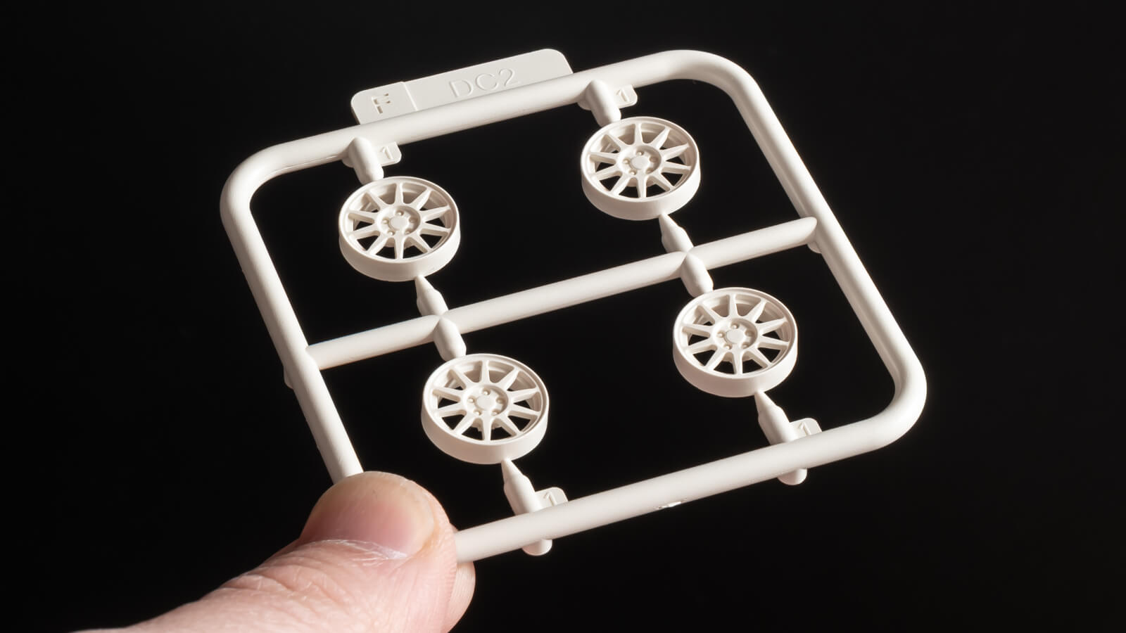 【レビュー】人生史上最高の「黄色いプラスチック」に驚く！／アオシマの1:32 DC2 インテグラ タイプR | nippper: ニッパーを握るすべての人と、プラモデルの楽しさをシェアするサイト